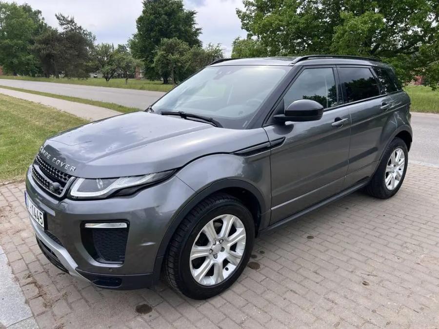 Pelēks Land Rover Range Rover Evoque 2017 Rīga, ar dzinēja tilpumu 2.00 L un nobraukumu 158 tūkst. km par 13950 €, foto 1 vietnē AUTOMOTO.COM.LV