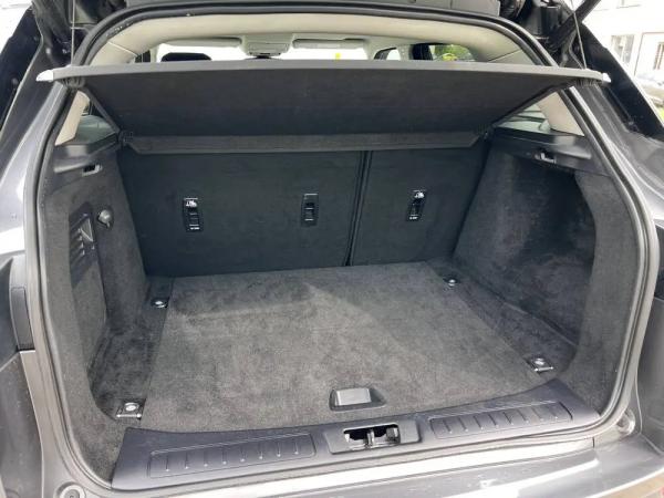 Pelēks Land Rover Range Rover Evoque 2017 Rīga, ar dzinēja tilpumu 2.00 L un nobraukumu 158 tūkst. km par 13950 €, foto 7 vietnē AUTOMOTO.COM.LV