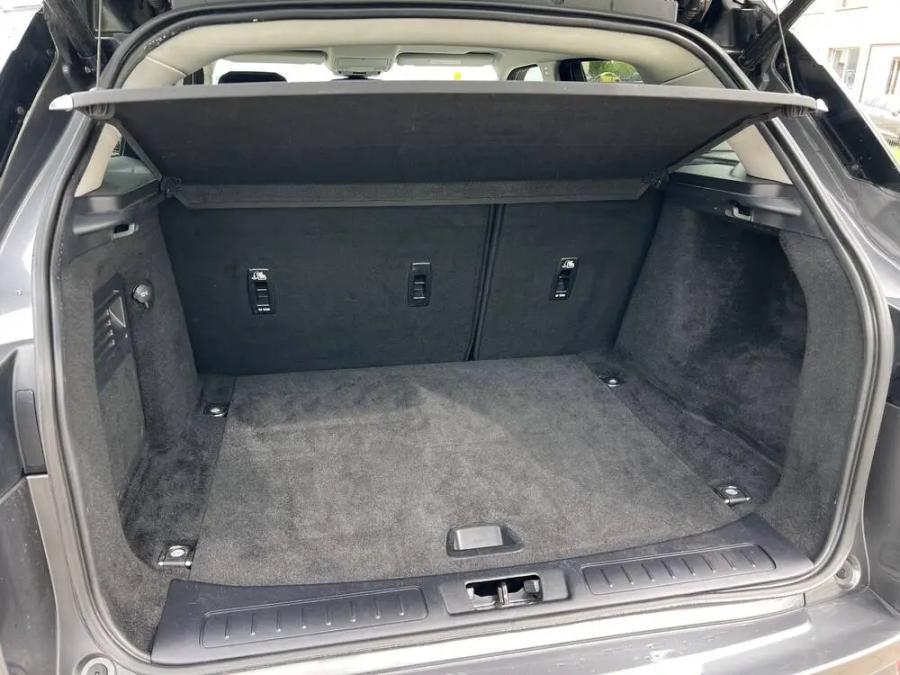 Pelēks Land Rover Range Rover Evoque 2017 Rīga, ar dzinēja tilpumu 2.00 L un nobraukumu 158 tūkst. km par 13950 €, foto 8 vietnē AUTOMOTO.COM.LV