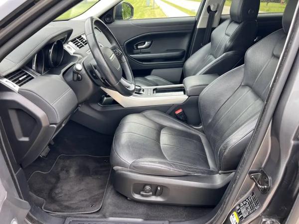 Pelēks Land Rover Range Rover Evoque 2017 Rīga, ar dzinēja tilpumu 2.00 L un nobraukumu 158 tūkst. km par 13950 €, foto 9 vietnē AUTOMOTO.COM.LV