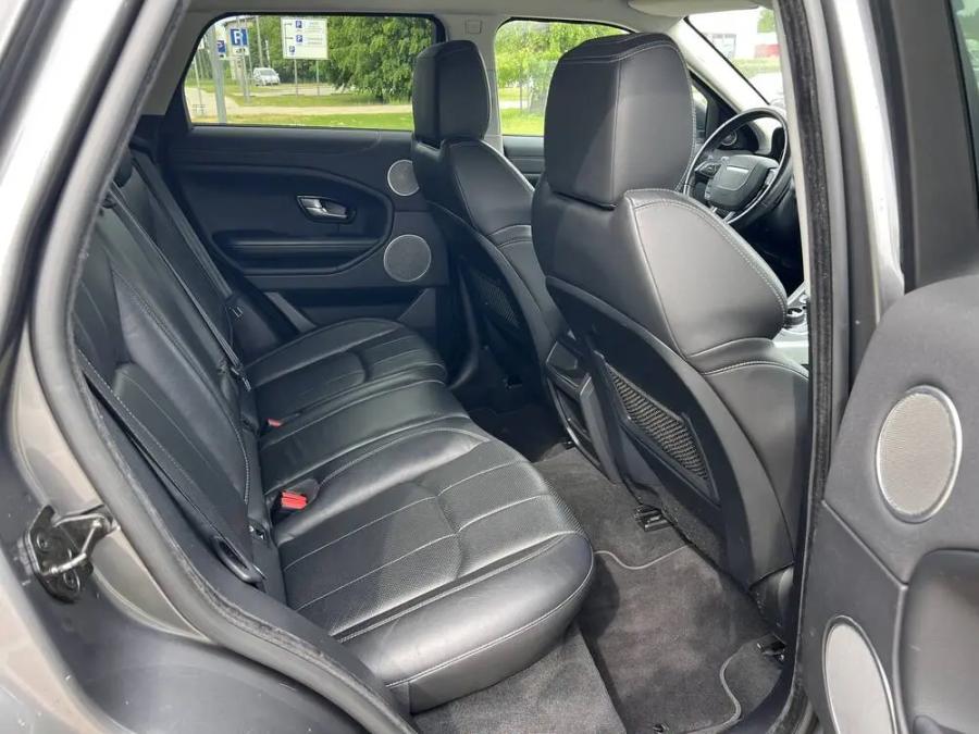 Pelēks Land Rover Range Rover Evoque 2017 Rīga, ar dzinēja tilpumu 2.00 L un nobraukumu 158 tūkst. km par 13950 €, foto 13 vietnē AUTOMOTO.COM.LV