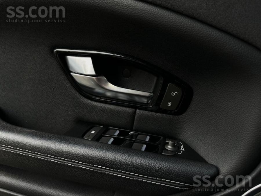 Grey Land Rover Range Rover Evoque 2017 in Riga, with an engine capacity of 2.00 L and mileage of 143 thousand km for 12999 €, photo 10 on AUTOMOTO.COM.LV