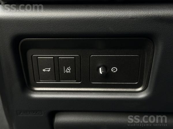 Pelēks Land Rover Range Rover Evoque 2017 Rīga, ar dzinēja tilpumu 2.00 L un nobraukumu 143 tūkst. km par 12999 €, foto 10 vietnē AUTOMOTO.COM.LV