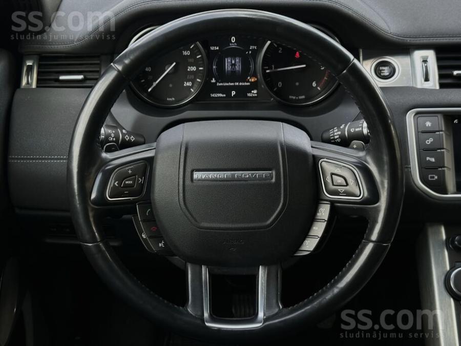 Grey Land Rover Range Rover Evoque 2017 in Riga, with an engine capacity of 2.00 L and mileage of 143 thousand km for 12999 €, photo 13 on AUTOMOTO.COM.LV
