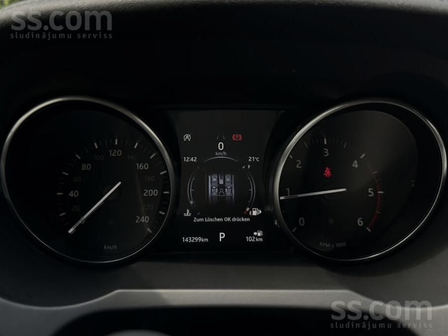 Grey Land Rover Range Rover Evoque 2017 in Riga, with an engine capacity of 2.00 L and mileage of 143 thousand km for 12999 €, photo 24 on AUTOMOTO.COM.LV