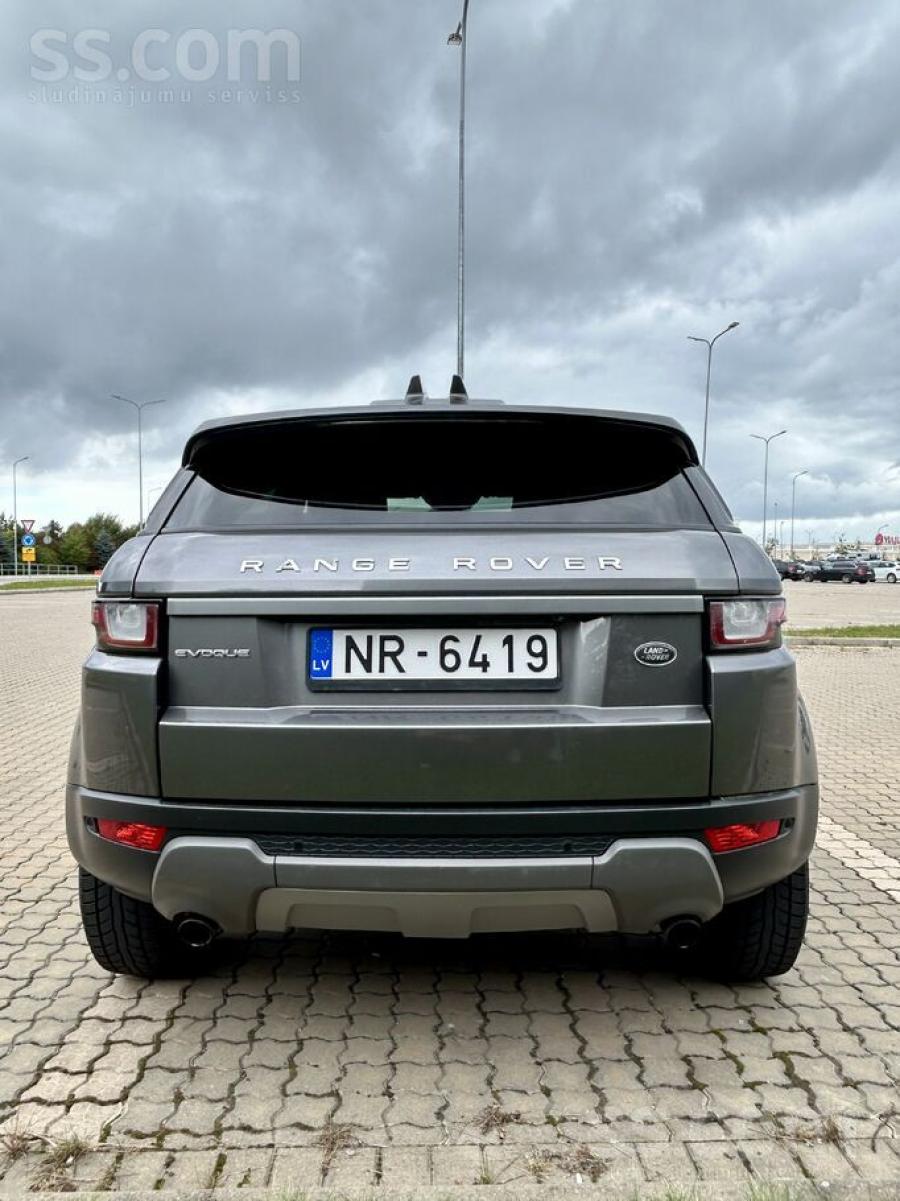 Grey Land Rover Range Rover Evoque 2017 in Riga, with an engine capacity of 2.00 L and mileage of 202 thousand km for 11870 €, photo 6 on AUTOMOTO.COM.LV