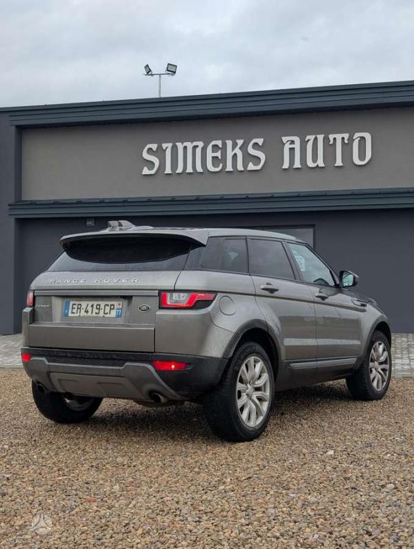 Land Rover Range Rover Evoque 2017 in Taurage on AUTOMOTO.COM.LV Grey Land Rover Range Rover Evoque 2017 in Taurage, with an engine capacity of 2.00 L and mileage of 180 thousand km for 8850 €, photo 5 on AUTOMOTO.COM.LV