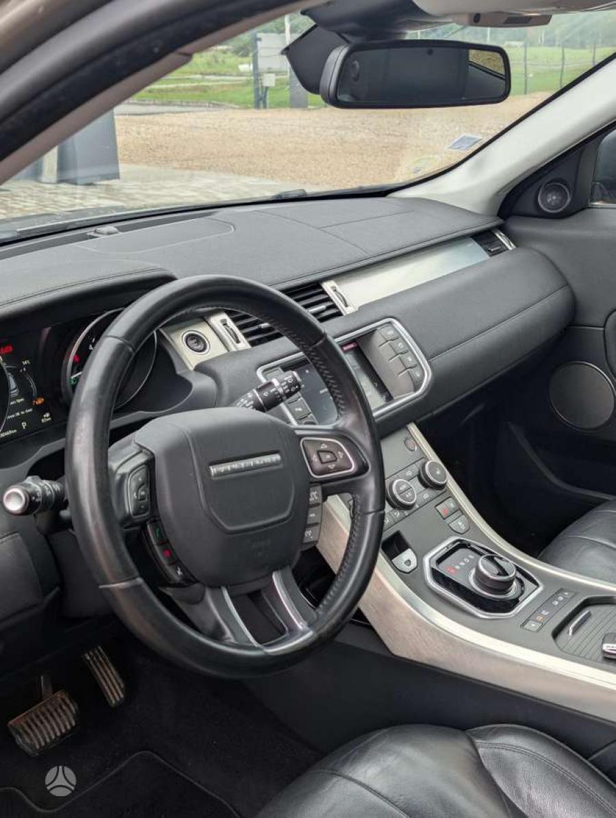 Grey Land Rover Range Rover Evoque 2017 in Taurage, with an engine capacity of 2.00 L and mileage of 180 thousand km for 8850 €, photo 19 on AUTOMOTO.COM.LV