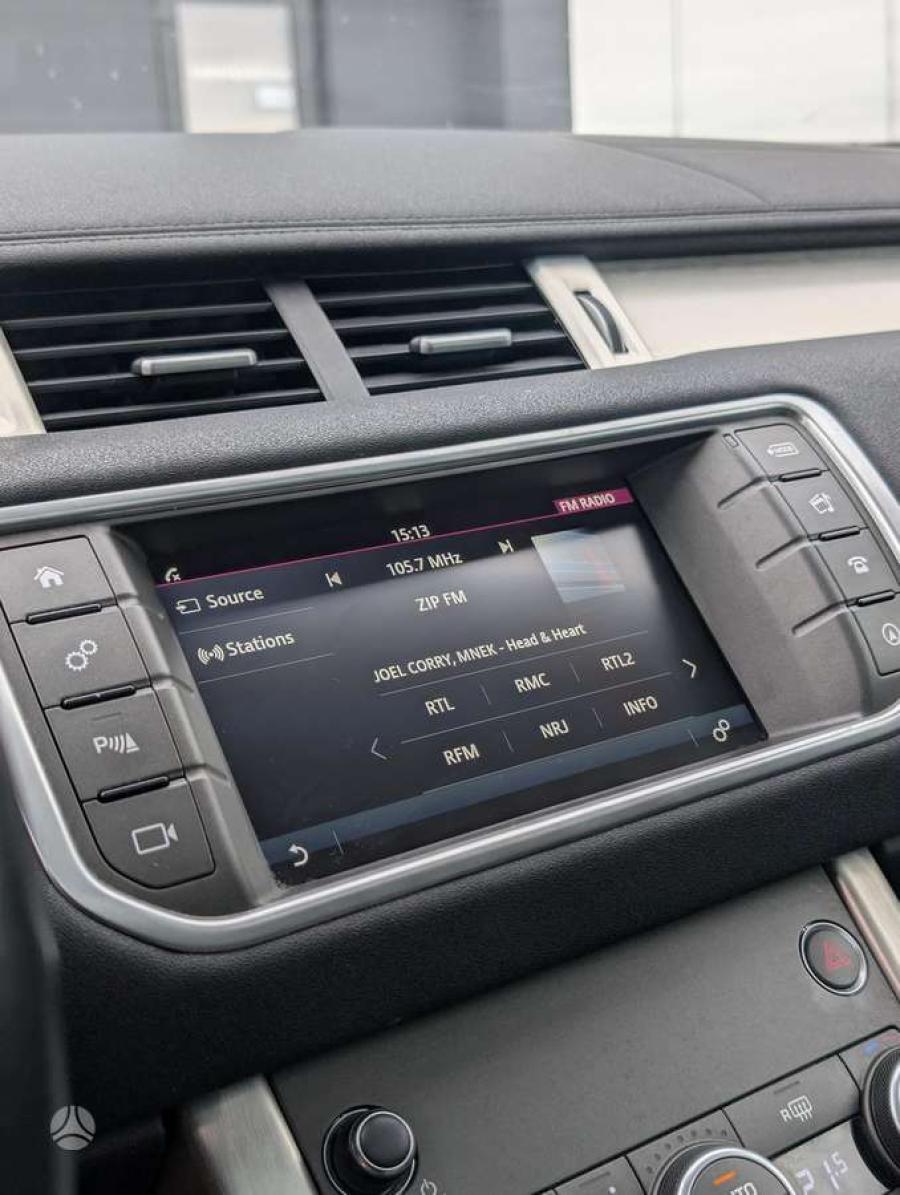 Grey Land Rover Range Rover Evoque 2017 in Taurage, with an engine capacity of 2.00 L and mileage of 180 thousand km for 8850 €, photo 22 on AUTOMOTO.COM.LV