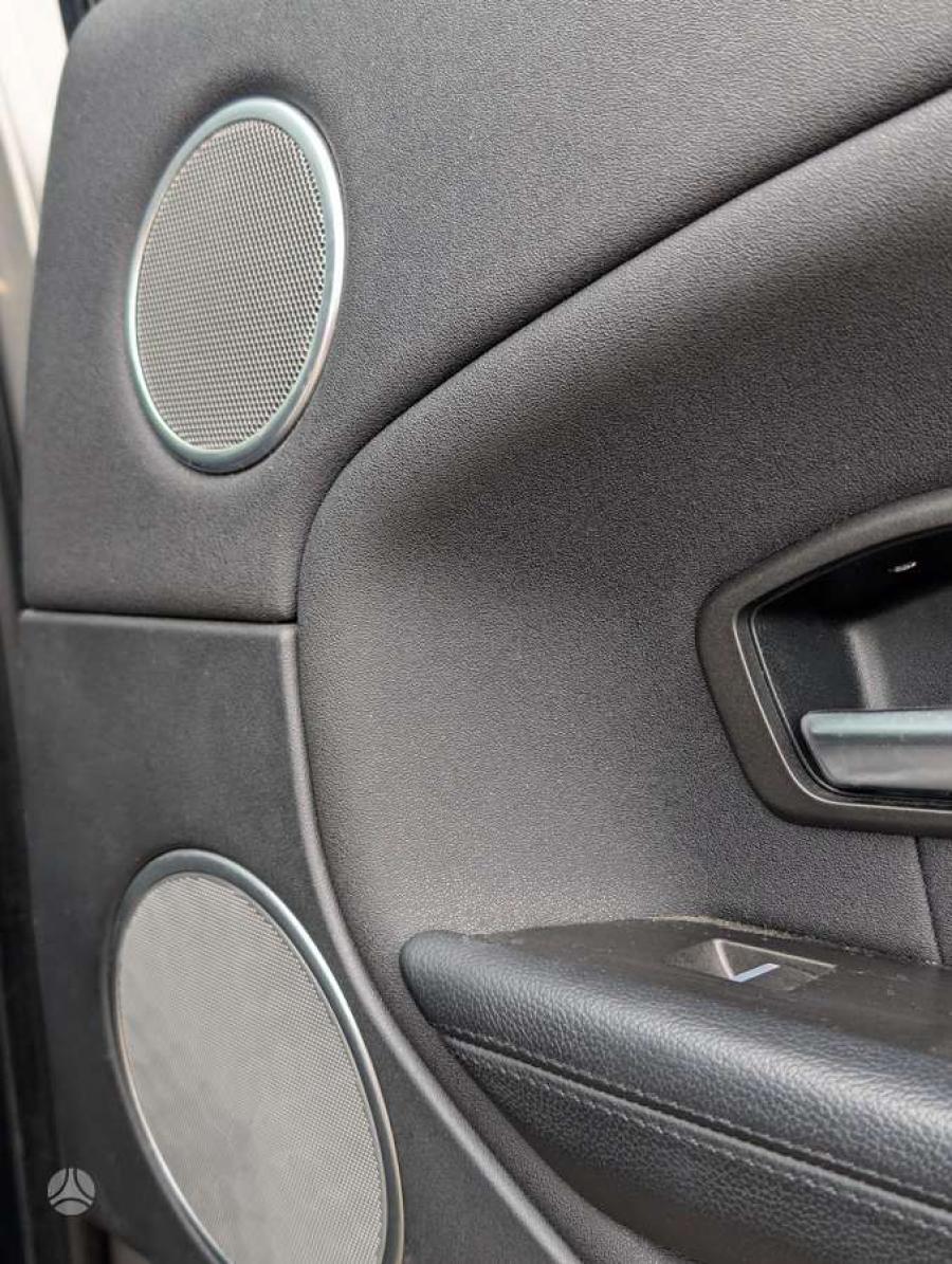 Grey Land Rover Range Rover Evoque 2017 in Taurage, with an engine capacity of 2.00 L and mileage of 180 thousand km for 8850 €, photo 26 on AUTOMOTO.COM.LV