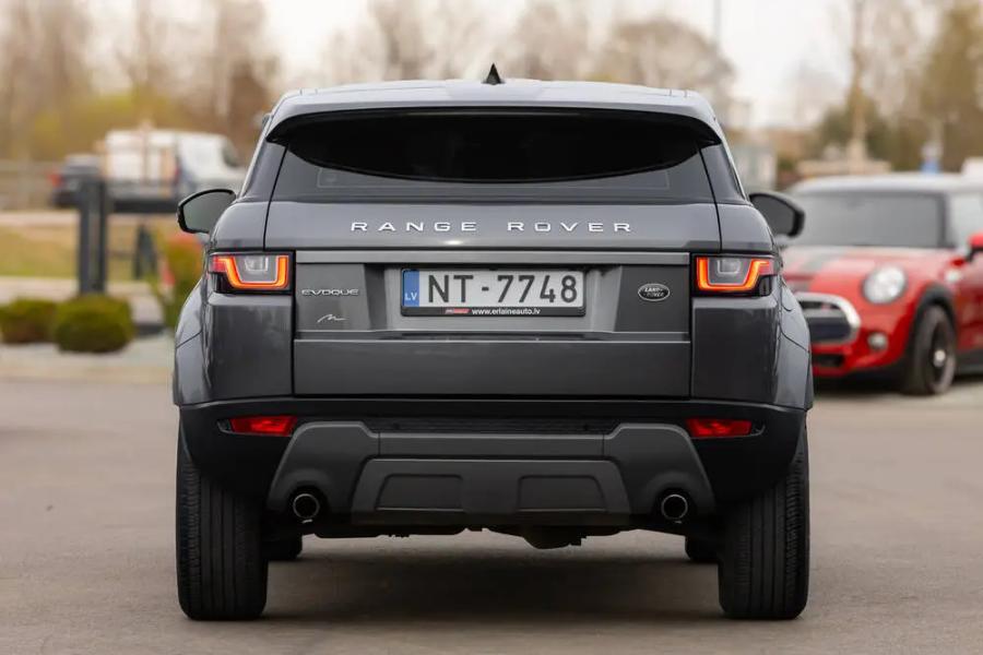 Grey Land Rover Range Rover Evoque 2018 in Jelgava, with an engine capacity of 2.00 L and mileage of 249 thousand km for 9350 €, photo 6 on AUTOMOTO.COM.LV