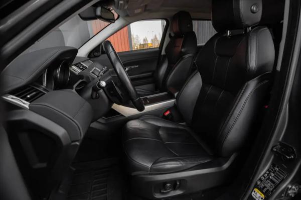 Grey Land Rover Range Rover Evoque 2018 in Jelgava, with an engine capacity of 2.00 L and mileage of 249 thousand km for 9350 €, photo 8 on AUTOMOTO.COM.LV