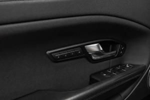 Grey Land Rover Range Rover Evoque 2018 in Jelgava, with an engine capacity of 2.00 L and mileage of 249 thousand km for 9350 €, photo 10 on AUTOMOTO.COM.LV