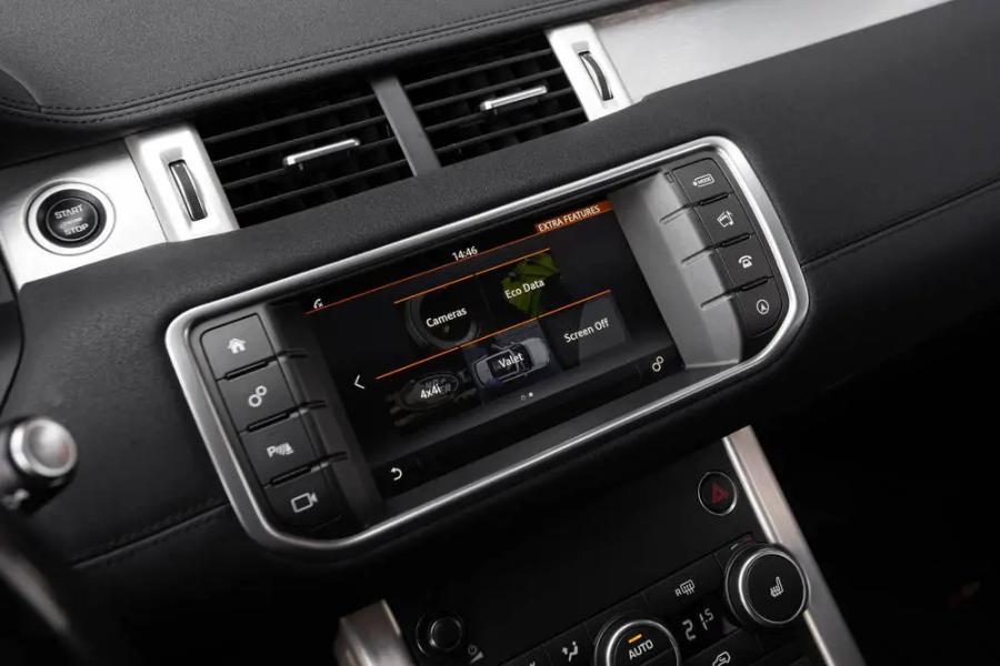 Grey Land Rover Range Rover Evoque 2018 in Jelgava, with an engine capacity of 2.00 L and mileage of 249 thousand km for 9350 €, photo 16 on AUTOMOTO.COM.LV