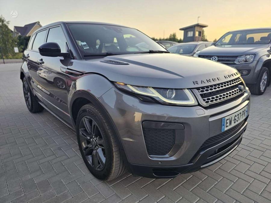 Pelēks Land Rover Range Rover Evoque 2018 Tauragė, ar dzinēja tilpumu 2.00 L un nobraukumu 163 tūkst. km par 9700 €, foto 4 vietnē AUTOMOTO.COM.LV