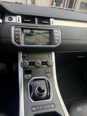 Pelēks Land Rover Range Rover Evoque 2018 Telšiai, ar dzinēja tilpumu 2.00 L un nobraukumu 150 tūkst. km par 13500 €, foto 8 vietnē AUTOMOTO.COM.LV