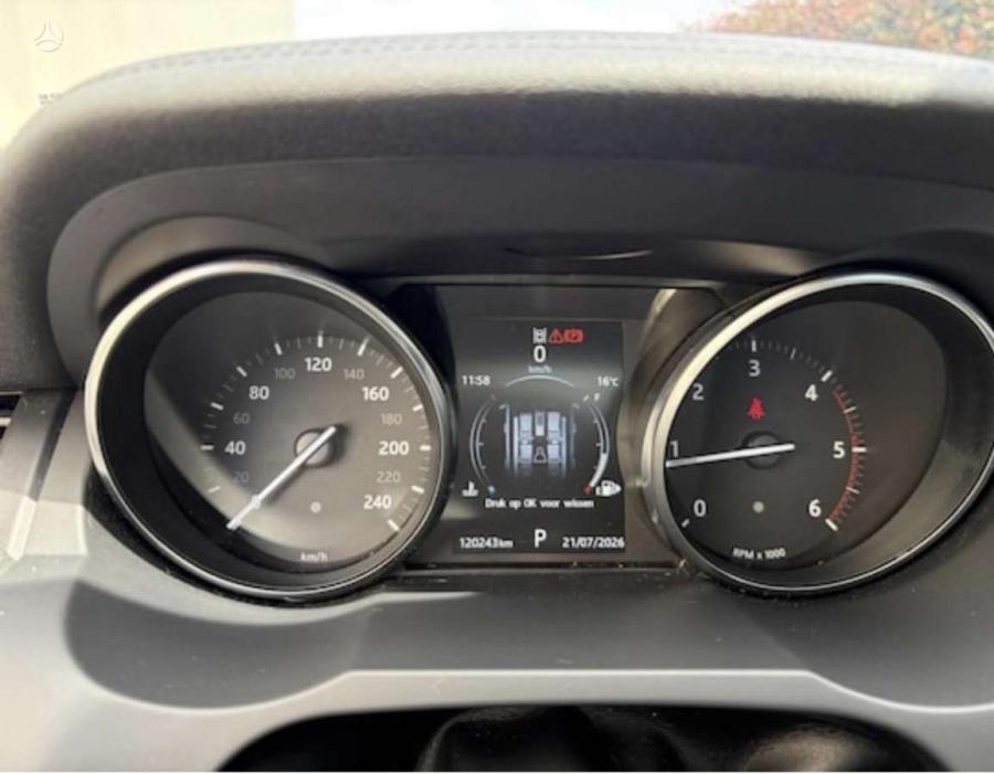 Grey Land Rover Range Rover Evoque 2018 in Panevezys, with an engine capacity of 2.00 L and mileage of 120 thousand km for 16500 €, photo 9 on AUTOMOTO.COM.LV