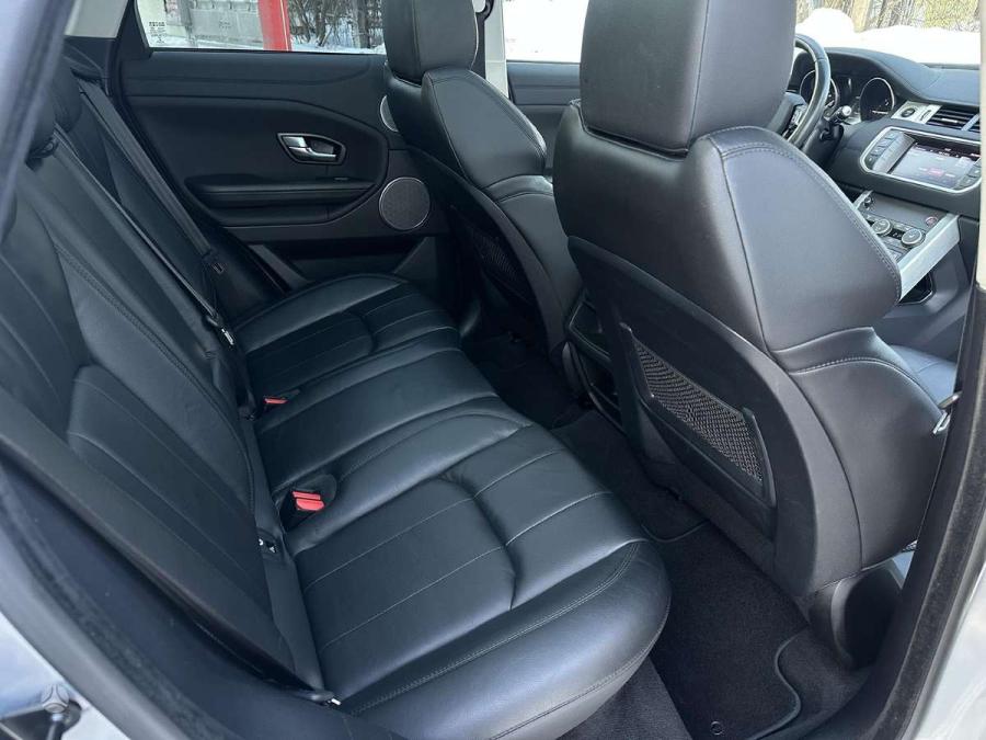 Grey Land Rover Range Rover Evoque 2019 in Siauliai, with an engine capacity of 2.00 L and mileage of 98 thousand km for 15700 €, photo 8 on AUTOMOTO.COM.LV