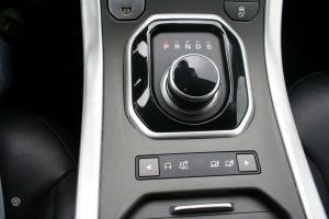 Grey Land Rover Range Rover Evoque 2019 in Kaunas, with an engine capacity of 2.00 L and mileage of 180 thousand km for 13700 €, photo 11 on AUTOMOTO.COM.LV