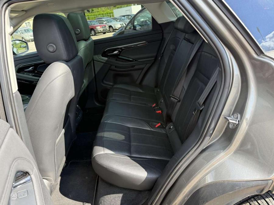Grey Land Rover Range Rover Evoque 2019 in Utena, with an engine capacity of 2.00 L and mileage of 187 thousand km for 13700 €, photo 24 on AUTOMOTO.COM.LV