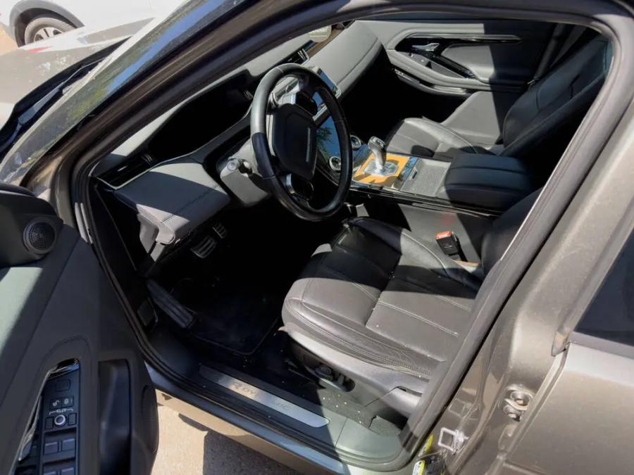 Grey Land Rover Range Rover Evoque 2019 in Daugavpils, with an engine capacity of 2.00 L and mileage of 180 thousand km for 21500 €, photo 3 on AUTOMOTO.COM.LV