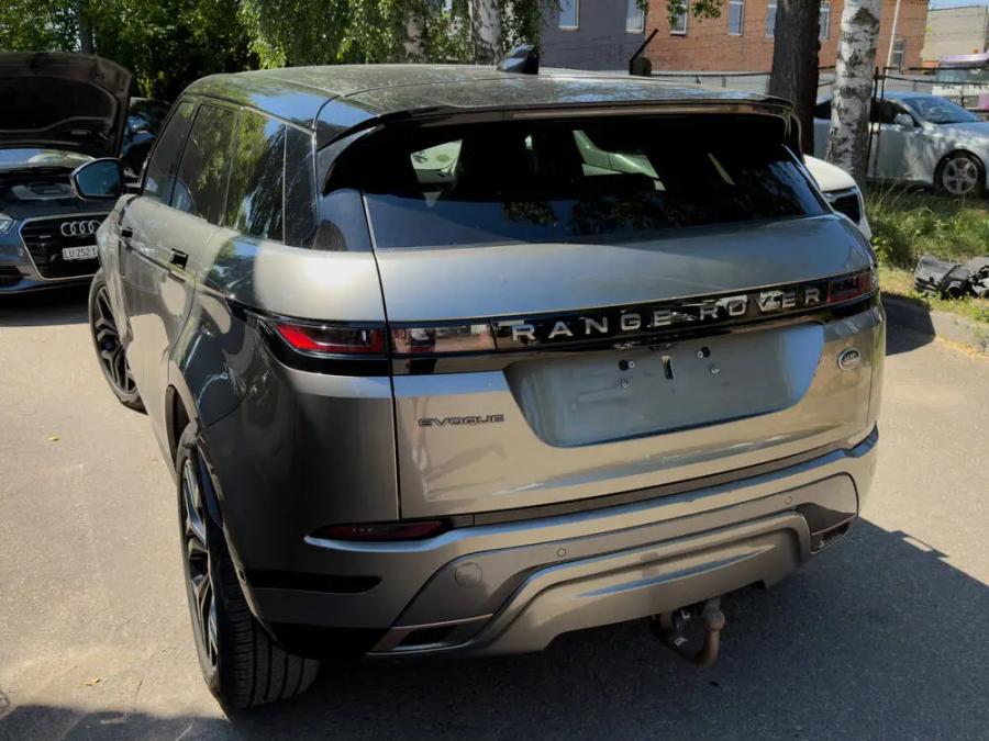 Grey Land Rover Range Rover Evoque 2019 in Daugavpils, with an engine capacity of 2.00 L and mileage of 180 thousand km for 21500 €, photo 4 on AUTOMOTO.COM.LV