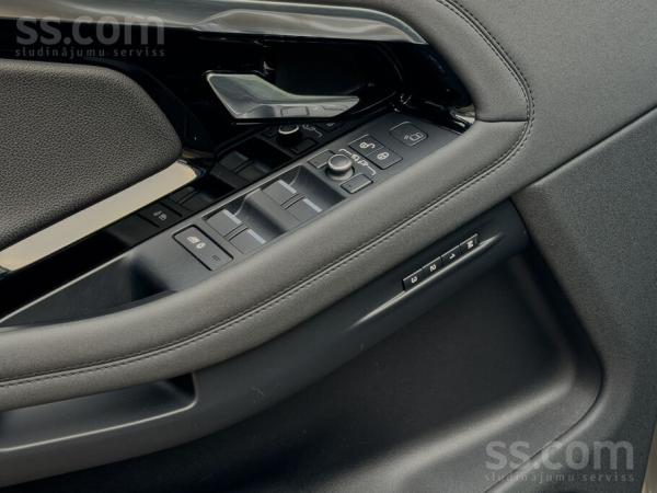 Pelēks Land Rover Range Rover Evoque 2019 Daugavpils, ar dzinēja tilpumu 2.00 L un nobraukumu 197 tūkst. km par 21500 €, foto 6 vietnē AUTOMOTO.COM.LV
