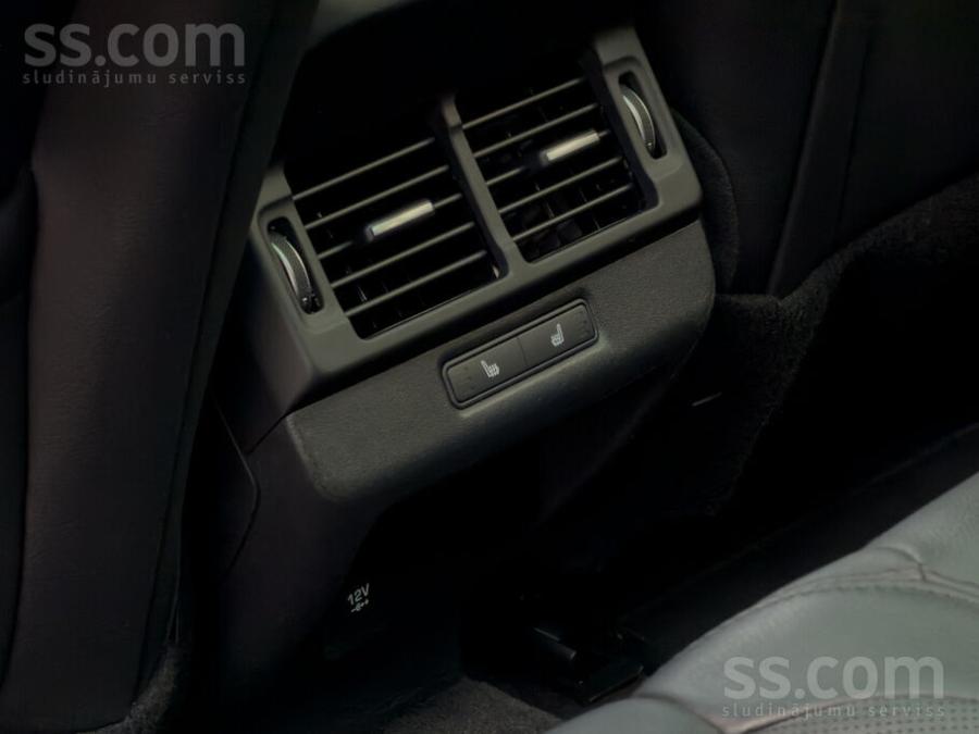 Grey Land Rover Range Rover Evoque 2019 in Daugavpils, with an engine capacity of 2.00 L and mileage of 197 thousand km for 21500 €, photo 19 on AUTOMOTO.COM.LV
