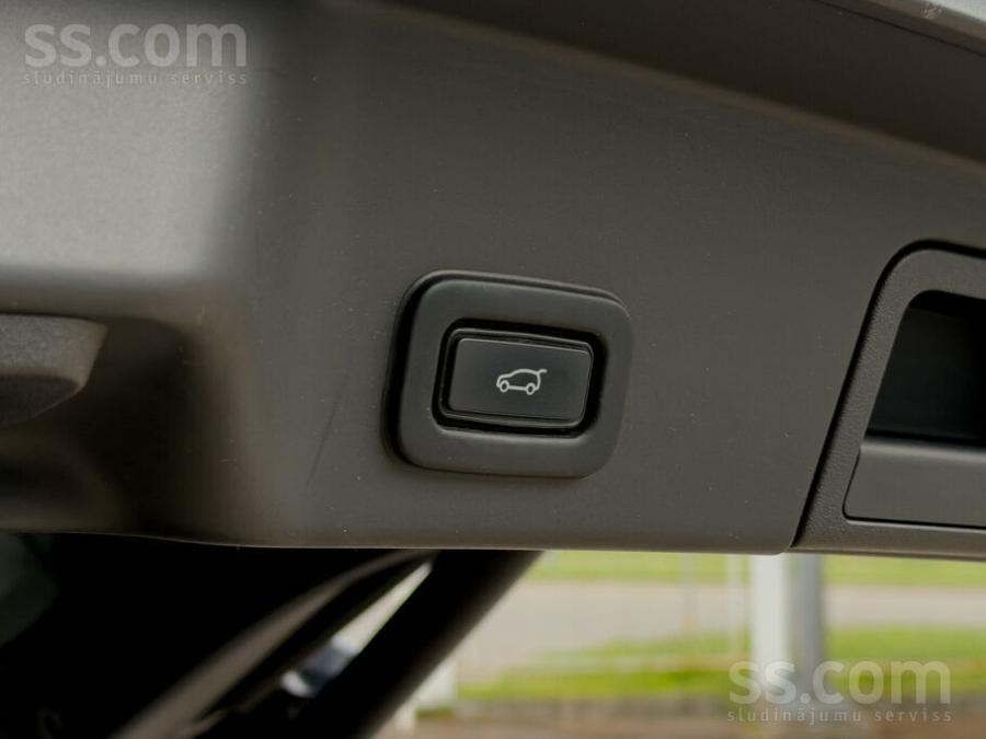 Grey Land Rover Range Rover Evoque 2019 in Daugavpils, with an engine capacity of 2.00 L and mileage of 197 thousand km for 21500 €, photo 25 on AUTOMOTO.COM.LV