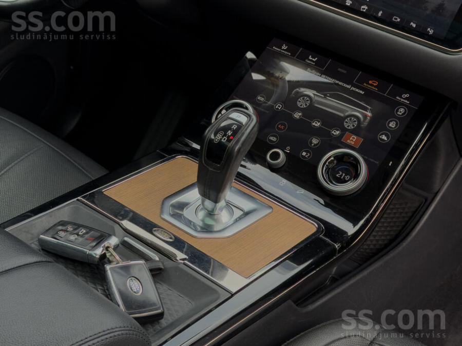 Grey Land Rover Range Rover Evoque 2019 in Daugavpils, with an engine capacity of 2.00 L and mileage of 197 thousand km for 21500 €, photo 28 on AUTOMOTO.COM.LV