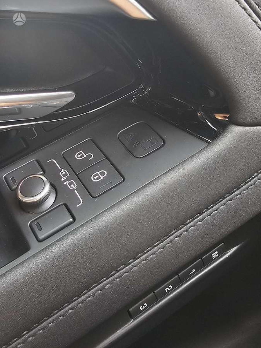 Grey Land Rover Range Rover Evoque 2019 in Taurage, with an engine capacity of 2.00 L and mileage of 238 thousand km for 15200 €, photo 21 on AUTOMOTO.COM.LV