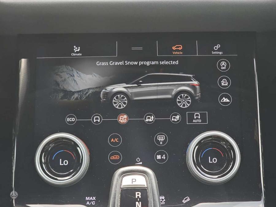 Grey Land Rover Range Rover Evoque 2019 in Taurage, with an engine capacity of 2.00 L and mileage of 238 thousand km for 15200 €, photo 24 on AUTOMOTO.COM.LV