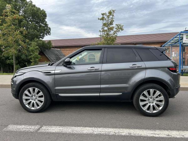 Pelēks Land Rover Range Rover Evoque 2019 Viļņa, ar dzinēja tilpumu 2.00 L un nobraukumu 130 tūkst. km par 16750 €, foto 1 vietnē AUTOMOTO.COM.LV