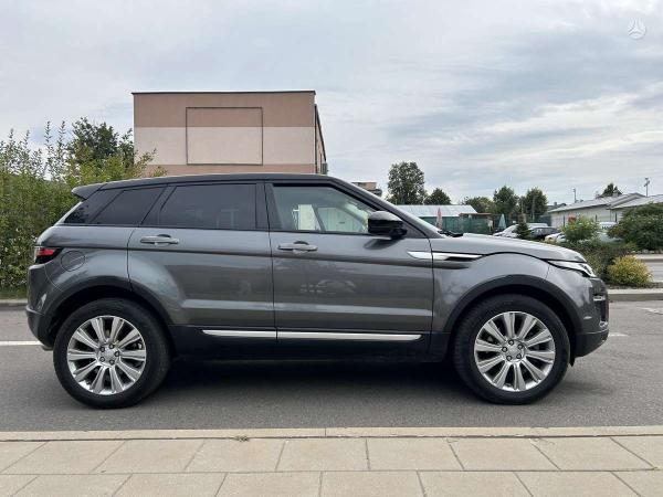 Pelēks Land Rover Range Rover Evoque 2019 Viļņa, ar dzinēja tilpumu 2.00 L un nobraukumu 130 tūkst. km par 16750 €, foto 4 vietnē AUTOMOTO.COM.LV