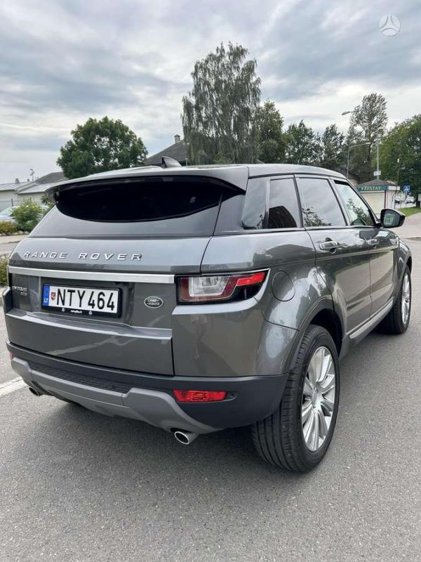 Pelēks Land Rover Range Rover Evoque 2019 Viļņa, ar dzinēja tilpumu 2.00 L un nobraukumu 130 tūkst. km par 16750 €, foto 6 vietnē AUTOMOTO.COM.LV