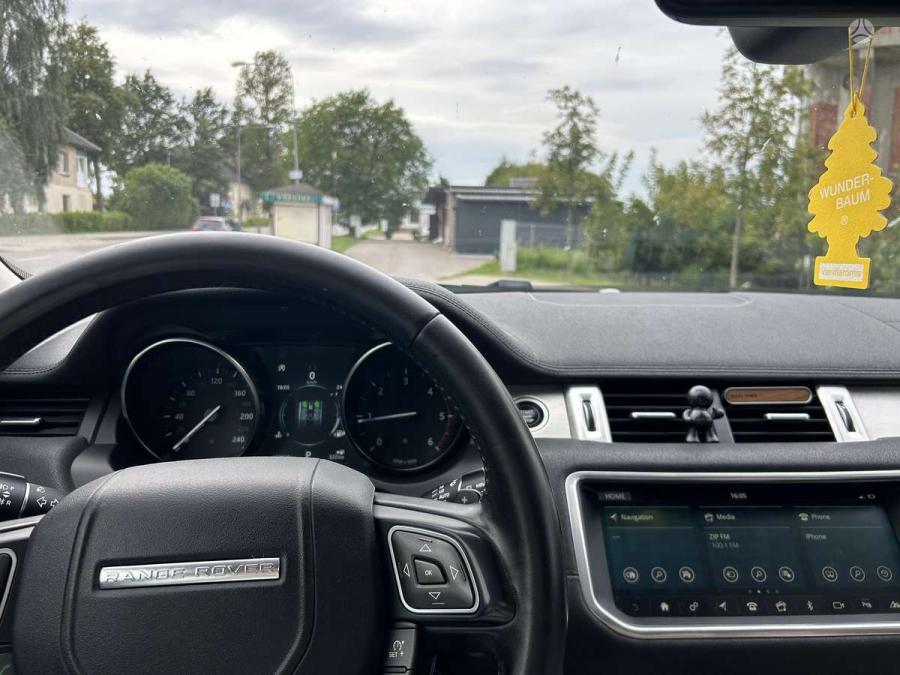 Pelēks Land Rover Range Rover Evoque 2019 Viļņa, ar dzinēja tilpumu 2.00 L un nobraukumu 130 tūkst. km par 16750 €, foto 7 vietnē AUTOMOTO.COM.LV