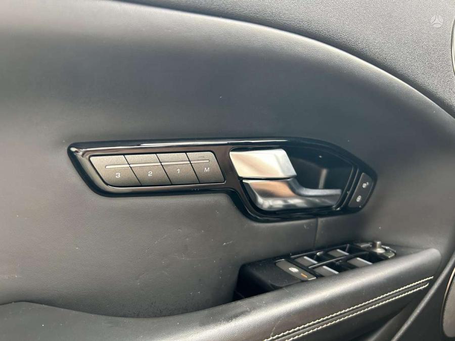 Pelēks Land Rover Range Rover Evoque 2019 Viļņa, ar dzinēja tilpumu 2.00 L un nobraukumu 130 tūkst. km par 16750 €, foto 8 vietnē AUTOMOTO.COM.LV