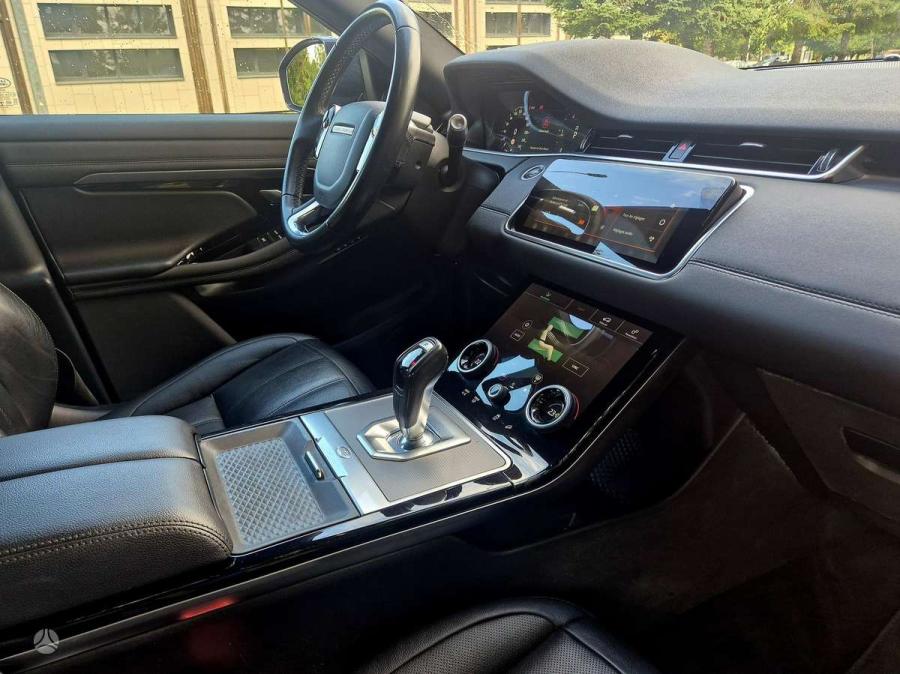Grey Land Rover Range Rover Evoque 2019 in Taurage, with an engine capacity of 2.00 L and mileage of 157 thousand km for 16900 €, photo 16 on AUTOMOTO.COM.LV