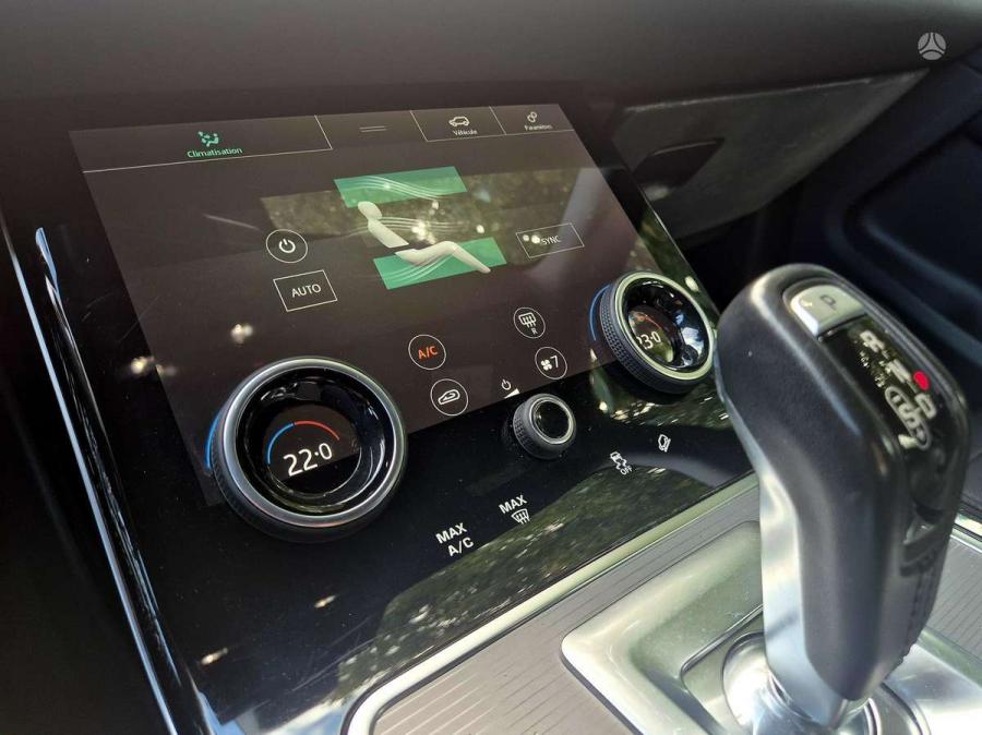 Grey Land Rover Range Rover Evoque 2019 in Taurage, with an engine capacity of 2.00 L and mileage of 157 thousand km for 16900 €, photo 24 on AUTOMOTO.COM.LV