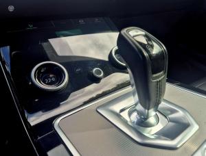 Grey Land Rover Range Rover Evoque 2019 in Taurage, with an engine capacity of 2.00 L and mileage of 157 thousand km for 16900 €, photo 26 on AUTOMOTO.COM.LV