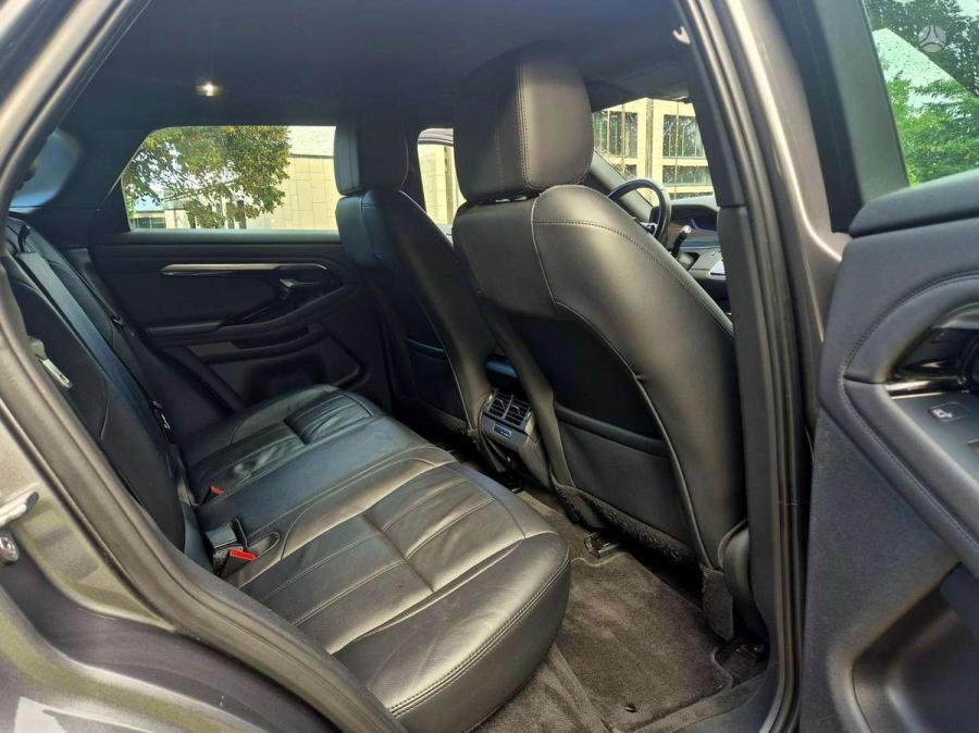 Grey Land Rover Range Rover Evoque 2019 in Taurage, with an engine capacity of 2.00 L and mileage of 157 thousand km for 16900 €, photo 28 on AUTOMOTO.COM.LV