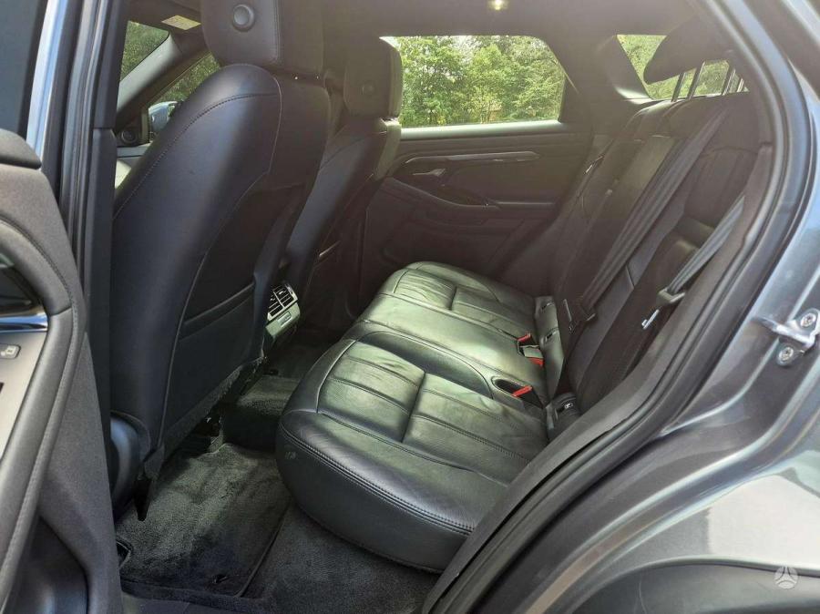 Grey Land Rover Range Rover Evoque 2019 in Taurage, with an engine capacity of 2.00 L and mileage of 157 thousand km for 16900 €, photo 29 on AUTOMOTO.COM.LV
