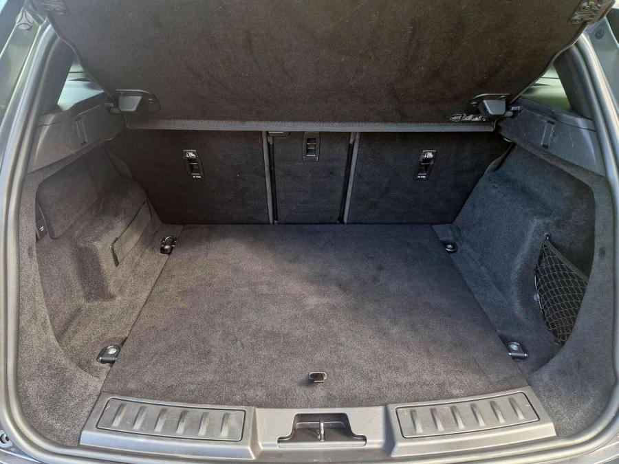 Grey Land Rover Range Rover Evoque 2019 in Taurage, with an engine capacity of 2.00 L and mileage of 157 thousand km for 16900 €, photo 30 on AUTOMOTO.COM.LV