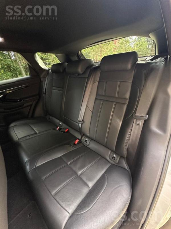 Land Rover Range Rover Evoque 2019 Rīga vietnē Pelēks Land Rover Range Rover Evoque 2019 Rīga, ar dzinēja tilpumu 2.00 L un nobraukumu 181 tūkst. km par 24777 €, foto 9 vietnē AUTOMOTO.COM.LV