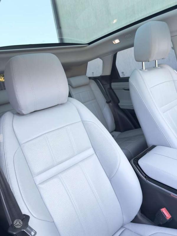 Pelēks Land Rover Range Rover Evoque 2020 Klaipėda, ar dzinēja tilpumu 2.00 L un nobraukumu 79 tūkst. km par 30500 €, foto 8 vietnē AUTOMOTO.COM.LV