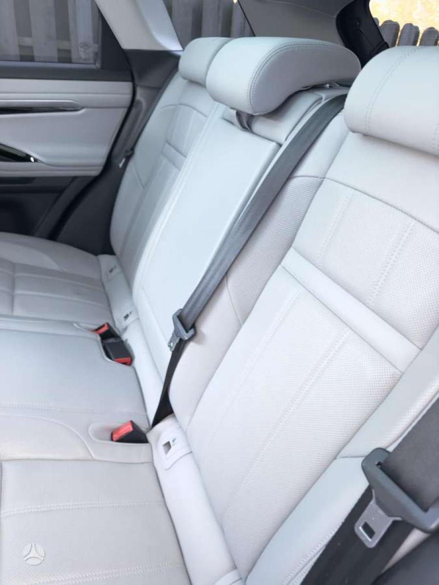 Pelēks Land Rover Range Rover Evoque 2020 Klaipėda, ar dzinēja tilpumu 2.00 L un nobraukumu 79 tūkst. km par 30500 €, foto 24 vietnē AUTOMOTO.COM.LV