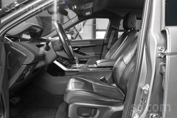 Grey Land Rover Range Rover Evoque 2020 in Riga, with an engine capacity of 2.00 L and mileage of 75 thousand km for 21600 €, photo 8 on AUTOMOTO.COM.LV