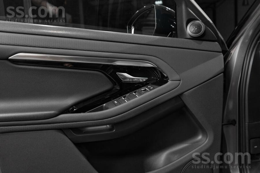 Grey Land Rover Range Rover Evoque 2020 in Riga, with an engine capacity of 2.00 L and mileage of 75 thousand km for 21600 €, photo 15 on AUTOMOTO.COM.LV