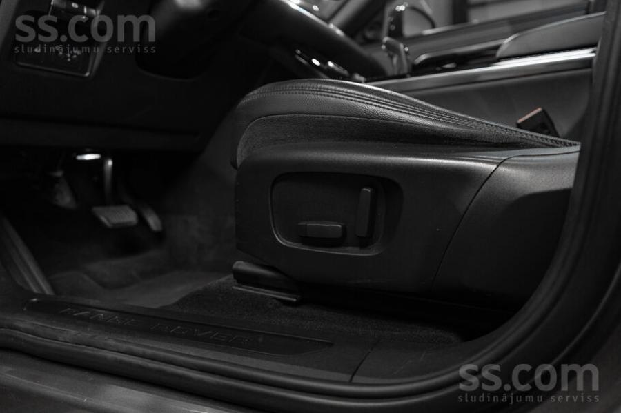 Grey Land Rover Range Rover Evoque 2020 in Riga, with an engine capacity of 2.00 L and mileage of 75 thousand km for 21600 €, photo 17 on AUTOMOTO.COM.LV