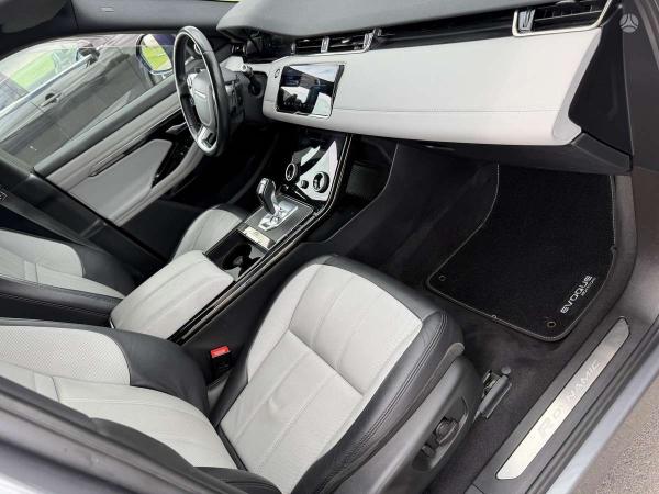 Pelēks Land Rover Range Rover Evoque 2020 Tauragė, ar dzinēja tilpumu 2.00 L un nobraukumu 0 tūkst. km par 15700 €, foto 7 vietnē AUTOMOTO.COM.LV